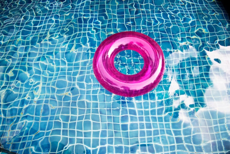 Fabriquer un flotteur pour l'hivernage de sa piscine à la maison